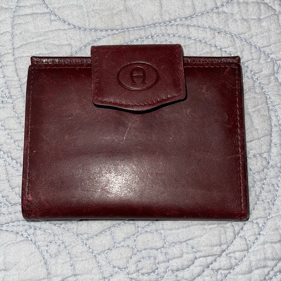 Etienne Aigner | Bags | Etienne Aigner Wallet Original Photo Holder ...
